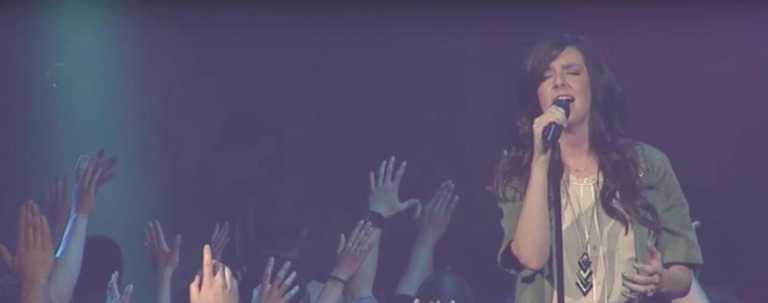 Vertical Church Band: “Strong God” Live – Praise.com